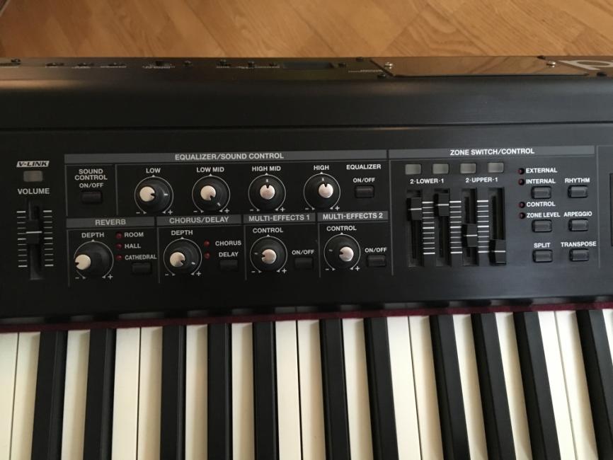 Roland RD-700GX elpiano med vægtede tangenter inivery-feel. incl ...