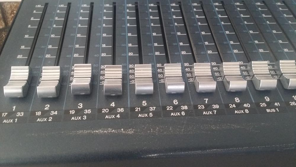 Yamaha DM1000 digital mixer - PA & Mixere - soundtrade