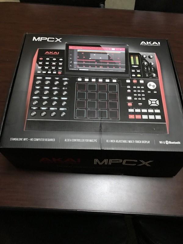 Akai MPC X Professional Sampler - Synthesizers - soundtrade