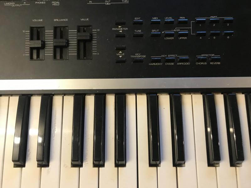 Roland Rhodes 760 Stage Piano - Synthesizers - soundtrade