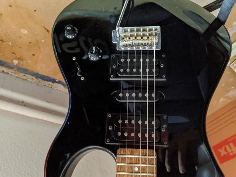Yamaha ERG 121 - Elektriske guitarer - soundtrade