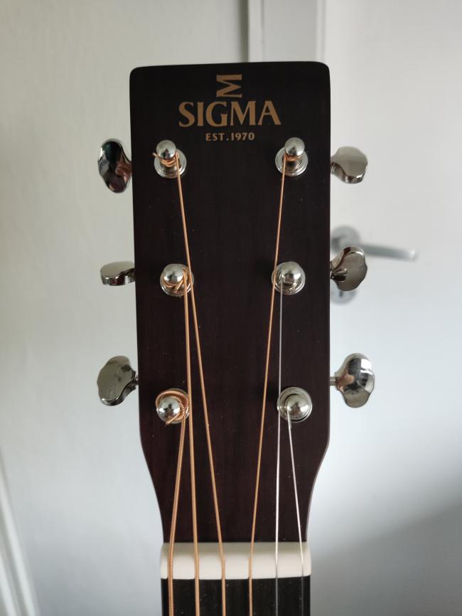 Sigma SDR-28 Model Akustisk Guitar. Næsten ny - Western guitarer ...